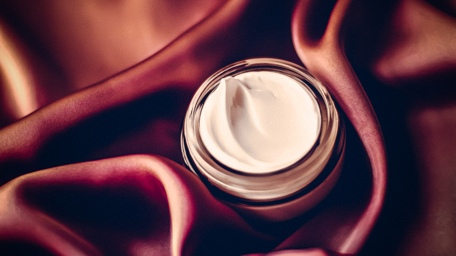 How To Make Your Own Homemade Moisturizer - Mesmeric Heaven
